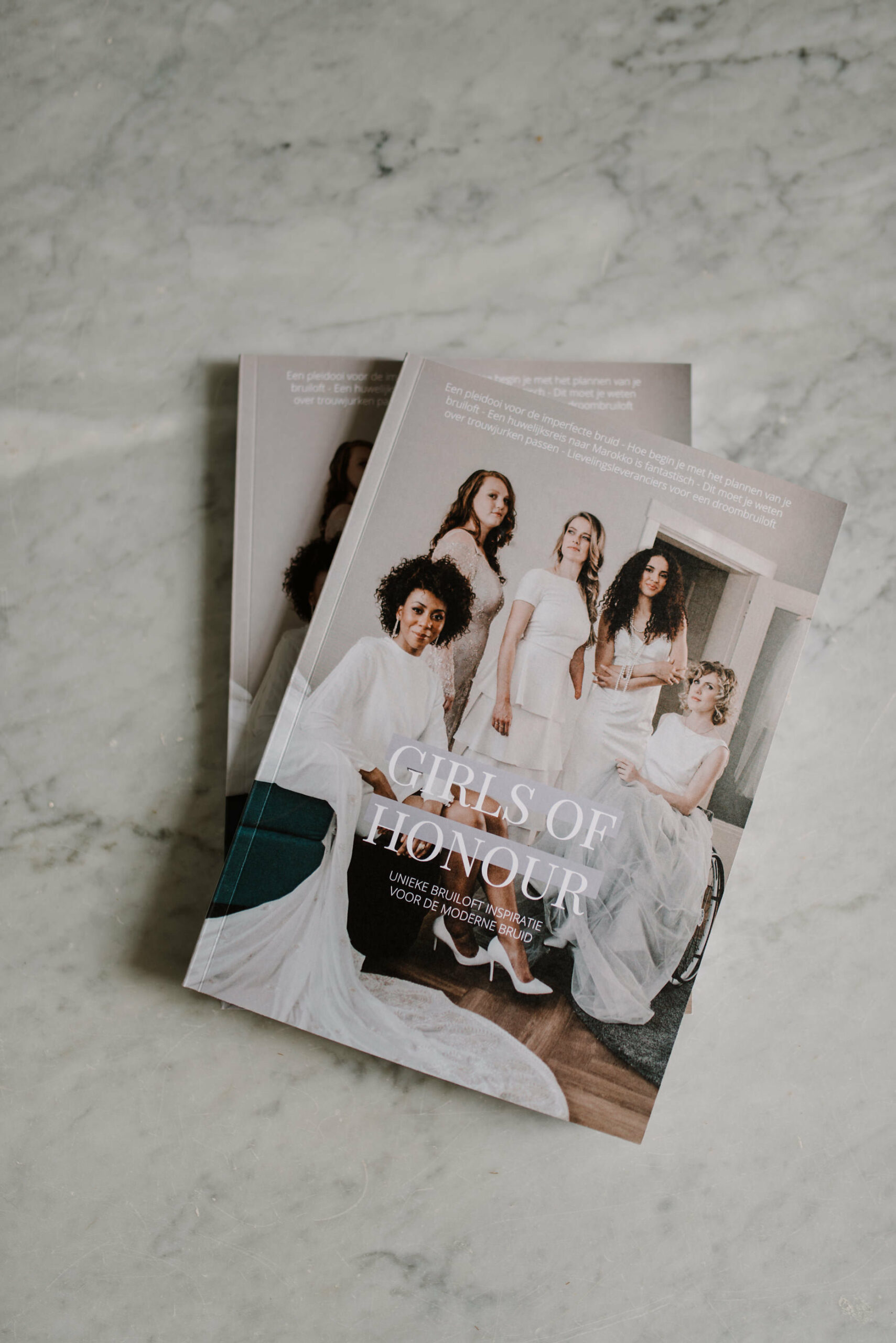 GRATIS* magazine #1 - Girls of honour